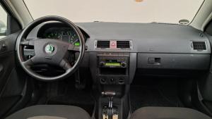 Pelēks Skoda Fabia 2004 Rīga, ar dzinēja tilpumu 1.40 L un nobraukumu 175 tūkst. km par 2850 €, foto 3 vietnē AUTOMOTO.COM.LV