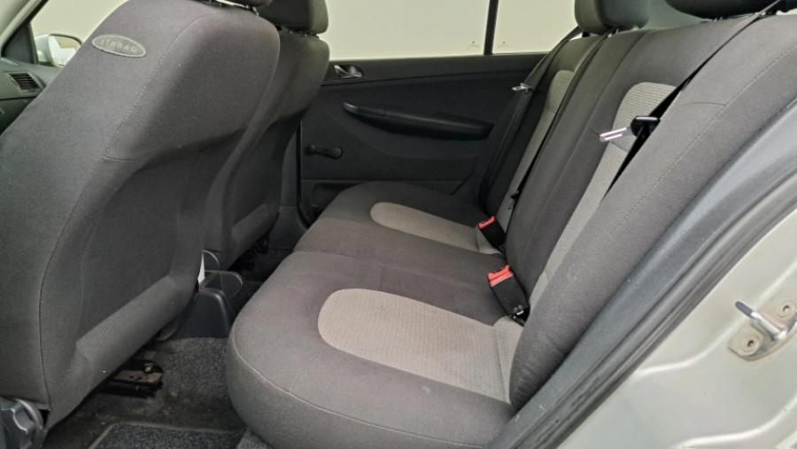 Pelēks Skoda Fabia 2004 Rīga, ar dzinēja tilpumu 1.40 L un nobraukumu 175 tūkst. km par 2850 €, foto 5 vietnē AUTOMOTO.COM.LV