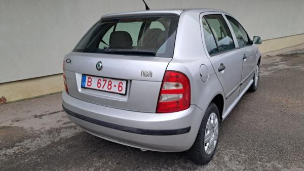 Grey Skoda Fabia 2004 in Riga, with an engine capacity of 1.40 L and mileage of 175 thousand km for 2850 €, photo 5 on AUTOMOTO.COM.LV