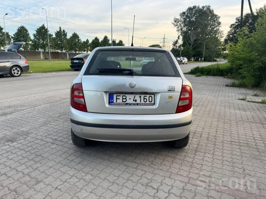 Pelēks Skoda Fabia 2004 Rīga, ar dzinēja tilpumu 1.90 L un nobraukumu 357 tūkst. km par 1250 €, foto 6 vietnē AUTOMOTO.COM.LV
