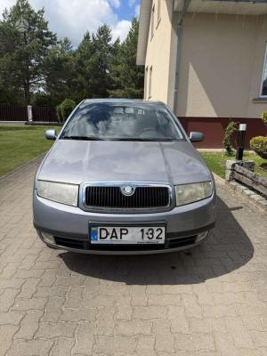 Pelēks Skoda Fabia 2004 Tauragė, ar dzinēja tilpumu 1.90 L un nobraukumu 317 tūkst. km par 970 €, foto  vietnē AUTOMOTO.COM.LV