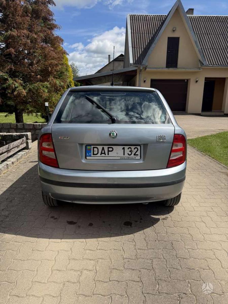 Pelēks Skoda Fabia 2004 Tauragė, ar dzinēja tilpumu 1.90 L un nobraukumu 317 tūkst. km par 970 €, foto 4 vietnē AUTOMOTO.COM.LV