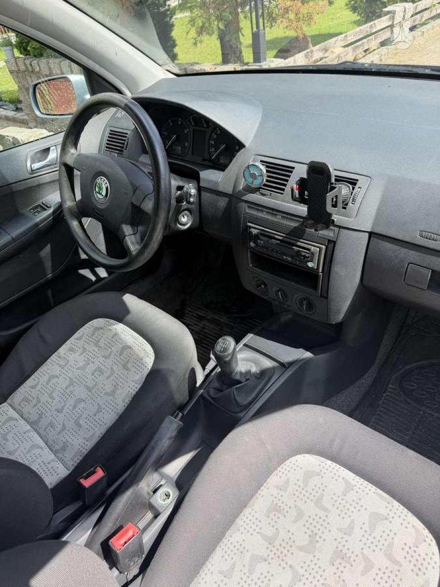 Pelēks Skoda Fabia 2004 Tauragė, ar dzinēja tilpumu 1.90 L un nobraukumu 317 tūkst. km par 970 €, foto 6 vietnē AUTOMOTO.COM.LV