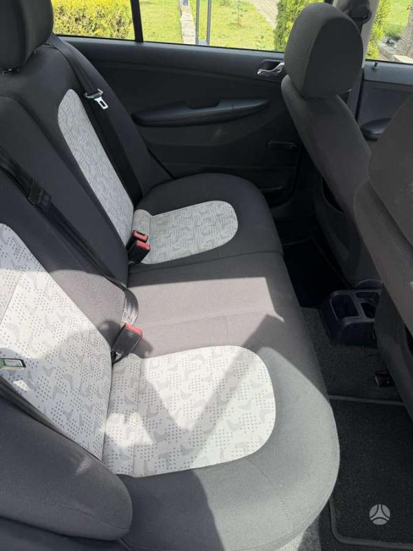 Pelēks Skoda Fabia 2004 Tauragė, ar dzinēja tilpumu 1.90 L un nobraukumu 317 tūkst. km par 970 €, foto 7 vietnē AUTOMOTO.COM.LV