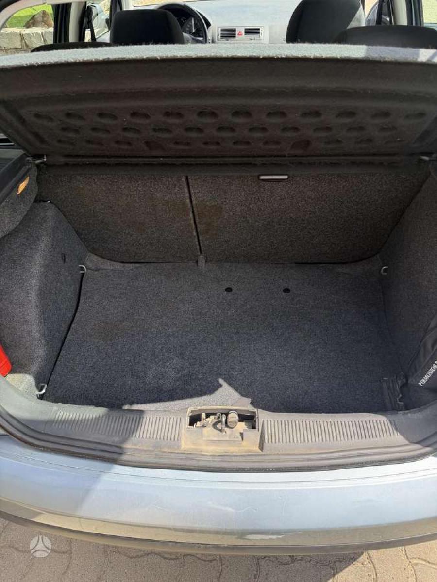 Pelēks Skoda Fabia 2004 Tauragė, ar dzinēja tilpumu 1.90 L un nobraukumu 317 tūkst. km par 970 €, foto 9 vietnē AUTOMOTO.COM.LV