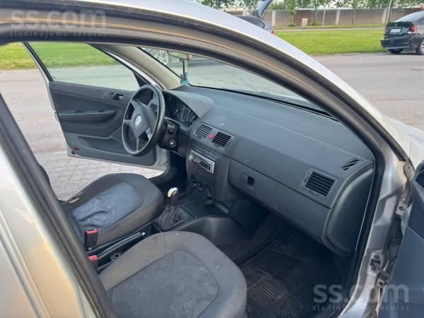 Pelēks Skoda Fabia 2004 Rīga, ar dzinēja tilpumu 1.90 L un nobraukumu 358 tūkst. km par 1050 €, foto 9 vietnē AUTOMOTO.COM.LV