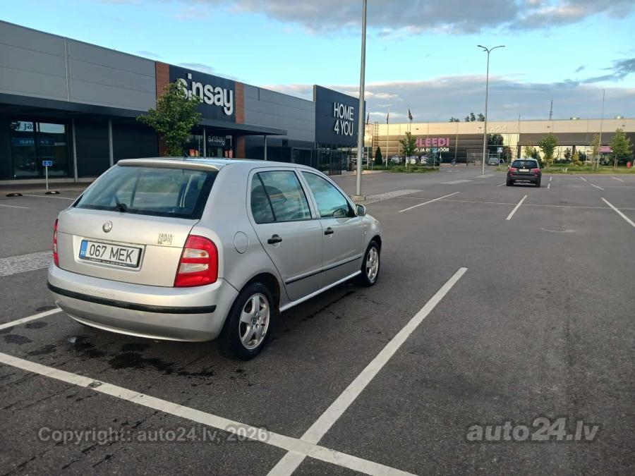 Pelēks Skoda Fabia 2004 Tallina, ar dzinēja tilpumu 1.20 L un nobraukumu 262 tūkst. km par 699 €, foto 3 vietnē AUTOMOTO.COM.LV