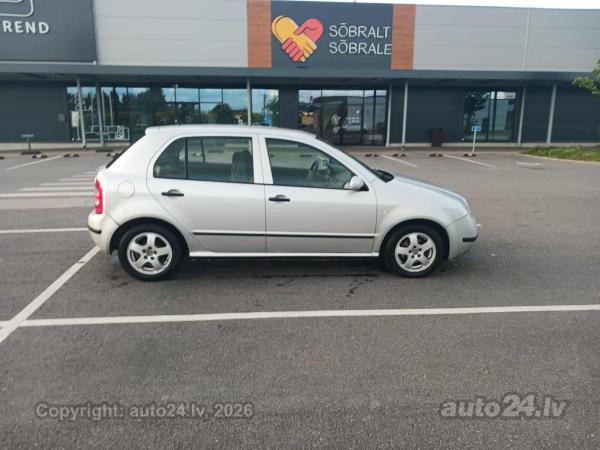 Pelēks Skoda Fabia 2004 Tallina, ar dzinēja tilpumu 1.20 L un nobraukumu 262 tūkst. km par 699 €, foto 4 vietnē AUTOMOTO.COM.LV