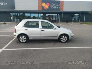 Pelēks Skoda Fabia 2004 Tallina, ar dzinēja tilpumu 1.20 L un nobraukumu 262 tūkst. km par 699 €, foto 5 vietnē AUTOMOTO.COM.LV