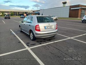 Pelēks Skoda Fabia 2004 Tallina, ar dzinēja tilpumu 1.20 L un nobraukumu 262 tūkst. km par 699 €, foto 7 vietnē AUTOMOTO.COM.LV