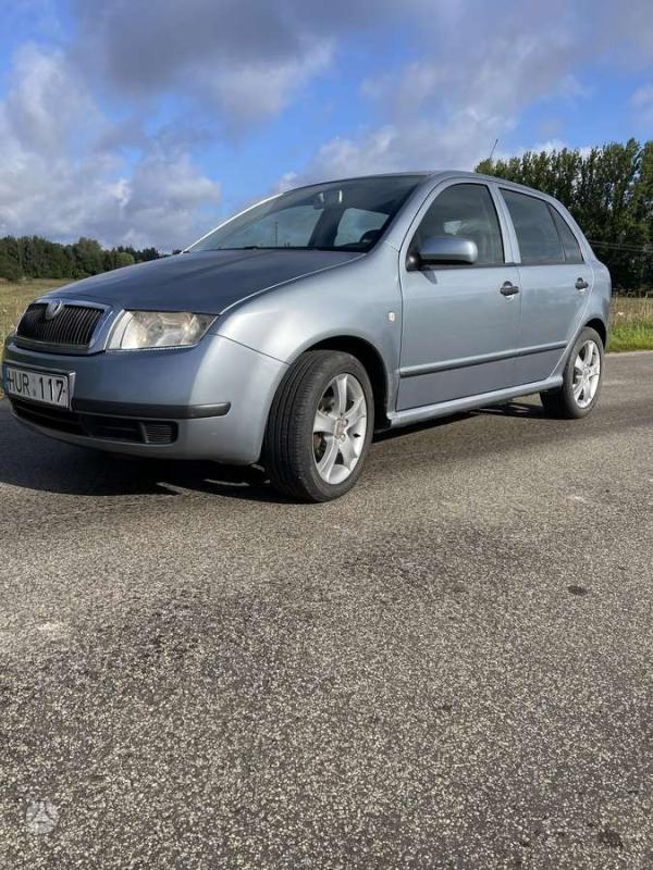 Pelēks Skoda Fabia 2004 Kėdainiai, ar dzinēja tilpumu 1.90 L un nobraukumu 386 tūkst. km par 1350 €, foto 2 vietnē AUTOMOTO.COM.LV