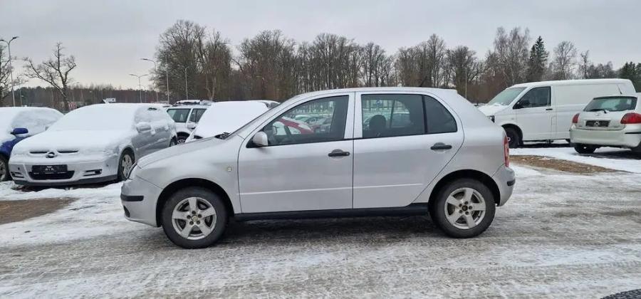 Pelēks Skoda Fabia 2005 Valmiera, ar dzinēja tilpumu 1.40 L un nobraukumu 263 tūkst. km par 880 €, foto 6 vietnē AUTOMOTO.COM.LV