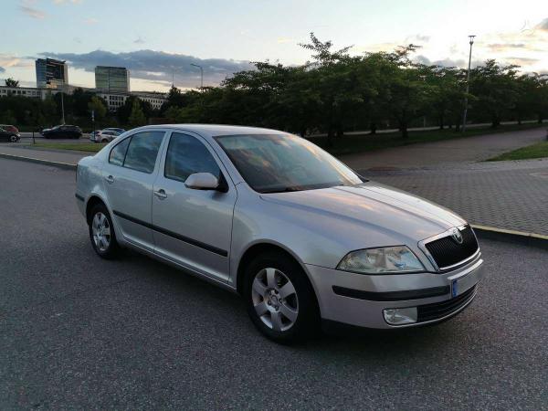 Pelēks Skoda Fabia 2005 Kauņa, ar dzinēja tilpumu 1.90 L un nobraukumu 333 tūkst. km par 2499 €, foto 2 vietnē AUTOMOTO.COM.LV