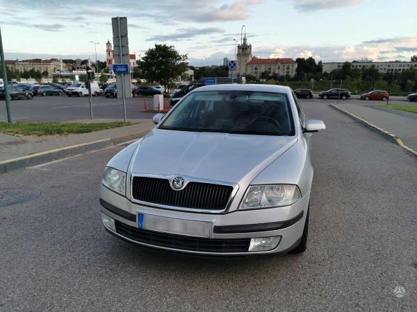 Pelēks Skoda Fabia 2005 Kauņa, ar dzinēja tilpumu 1.90 L un nobraukumu 333 tūkst. km par 2499 €, foto 3 vietnē AUTOMOTO.COM.LV