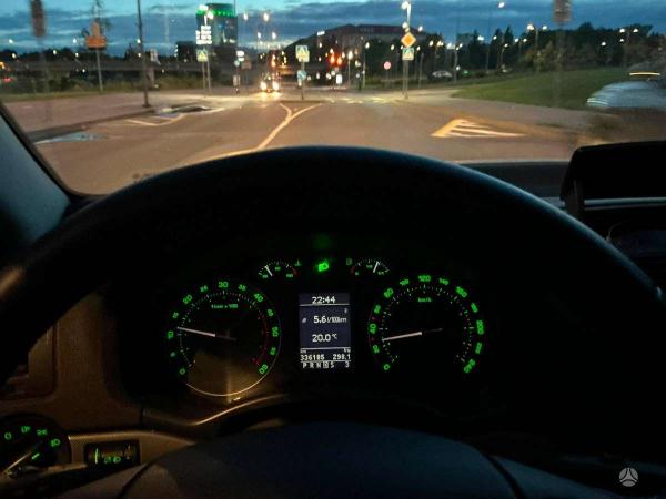 Pelēks Skoda Fabia 2005 Kauņa, ar dzinēja tilpumu 1.90 L un nobraukumu 333 tūkst. km par 2499 €, foto 7 vietnē AUTOMOTO.COM.LV