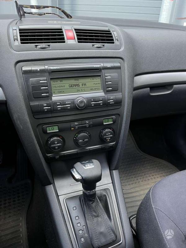 Pelēks Skoda Fabia 2005 Kauņa, ar dzinēja tilpumu 1.90 L un nobraukumu 333 tūkst. km par 2499 €, foto 10 vietnē AUTOMOTO.COM.LV