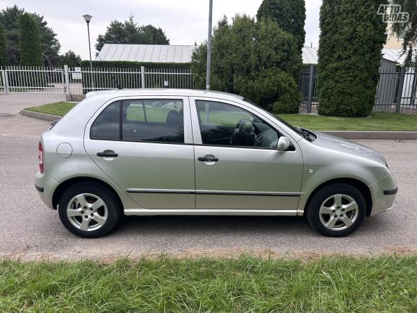 Pelēks Skoda Fabia 2005 Kauņa, ar dzinēja tilpumu 1.40 L un nobraukumu 202 tūkst. km par 1700 €, foto 8 vietnē AUTOMOTO.COM.LV