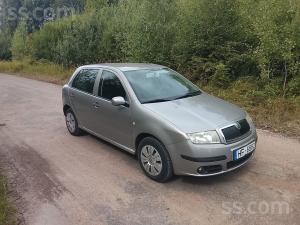Серый Шкода Фабия 2005 в Кулдига, объемом двигателя 1.20 л и пробегом 136 тыс. км за 1150 €, фото  на AUTOMOTO.COM.LV