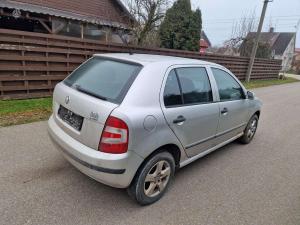 Grey Skoda Fabia 2006 in Marijampole, with an engine capacity of 1.40 L and mileage of 223 thousand km for 850 €, photo 4 on AUTOMOTO.COM.LV