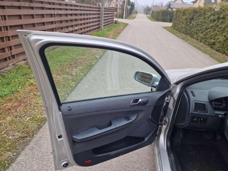 Grey Skoda Fabia 2006 in Marijampole, with an engine capacity of 1.40 L and mileage of 223 thousand km for 850 €, photo 9 on AUTOMOTO.COM.LV