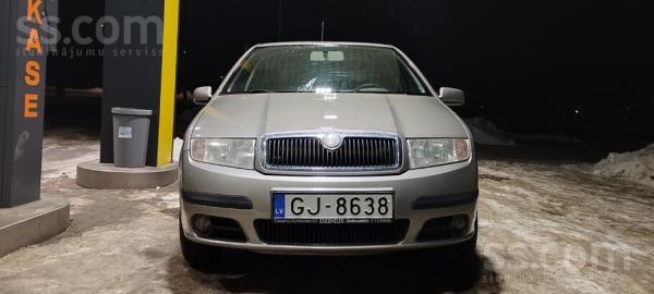 Grey Skoda Fabia 2007 in Ventspils, with an engine capacity of 1.40 L and mileage of 235 thousand km for 1000 €, photo 1 on AUTOMOTO.COM.LV