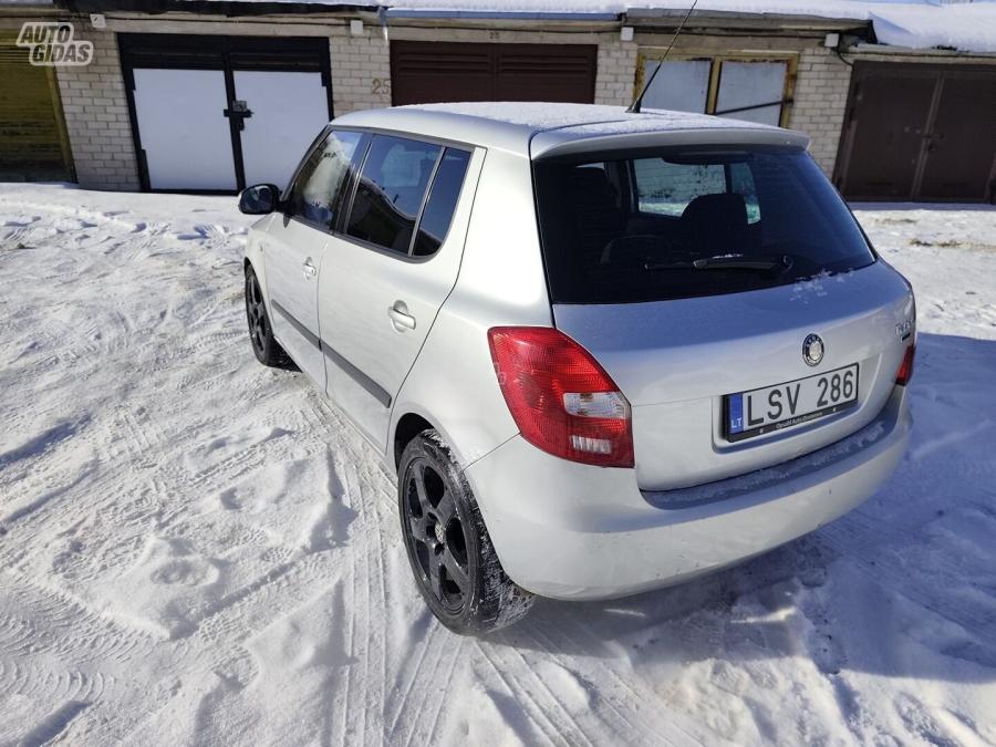 Grey Skoda Fabia 2007 in Vilnius, with an engine capacity of 1.90 L and mileage of 299 thousand km for 1450 €, photo 2 on AUTOMOTO.COM.LV