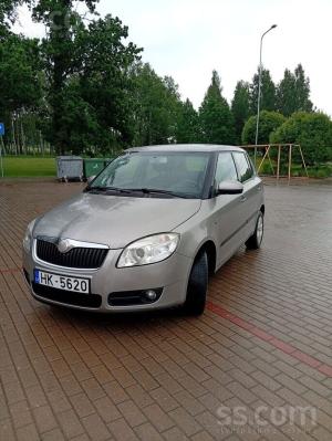 Grey Skoda Fabia 2007 in Riga, with an engine capacity of 1.60 L and mileage of 200 thousand km for 1600 €, photo 3 on AUTOMOTO.COM.LV