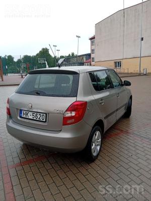 Grey Skoda Fabia 2007 in Riga, with an engine capacity of 1.60 L and mileage of 200 thousand km for 1600 €, photo 4 on AUTOMOTO.COM.LV