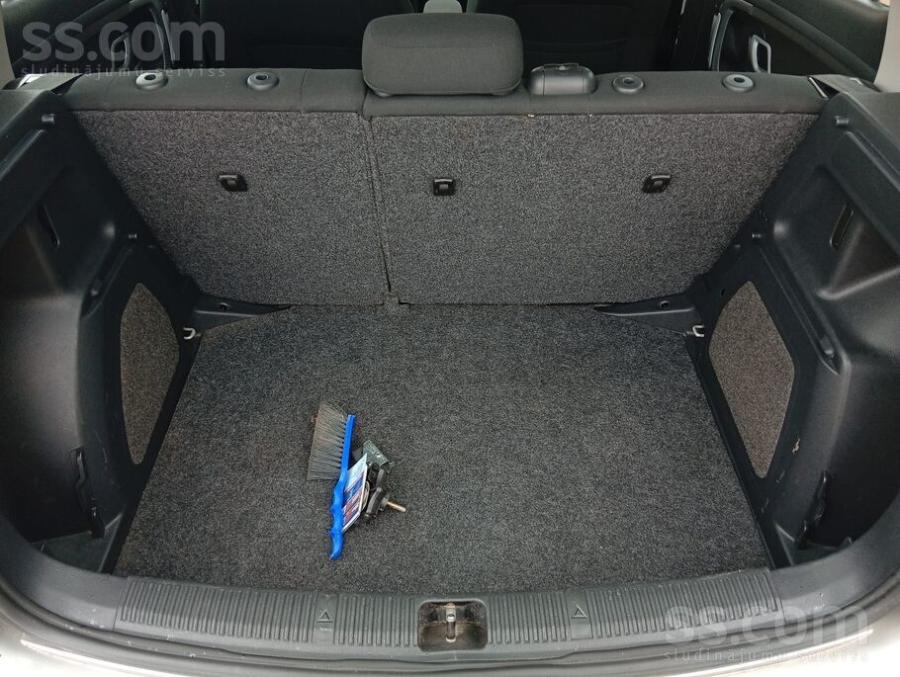 Grey Skoda Fabia 2007 in Riga, with an engine capacity of 1.60 L and mileage of 200 thousand km for 1600 €, photo 8 on AUTOMOTO.COM.LV