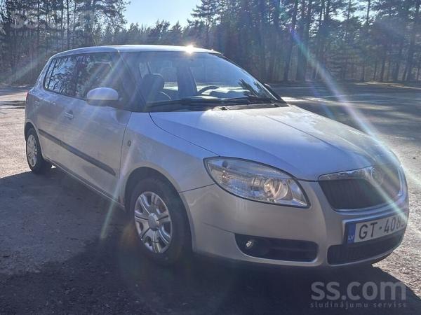 Pelēks Skoda Fabia 2007 Rīga, ar dzinēja tilpumu 1.40 L un nobraukumu 142 tūkst. km par 1500 €, foto 2 vietnē AUTOMOTO.COM.LV