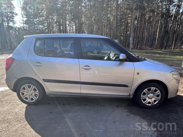 Pelēks Skoda Fabia 2007 Rīga, ar dzinēja tilpumu 1.40 L un nobraukumu 142 tūkst. km par 1500 €, foto 3 vietnē AUTOMOTO.COM.LV