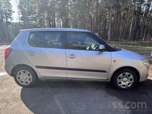 Серый Шкода Фабия 2007 в Рига, объемом двигателя 1.40 л и пробегом 142 тыс. км за 1500 €, фото 4 на AUTOMOTO.COM.LV