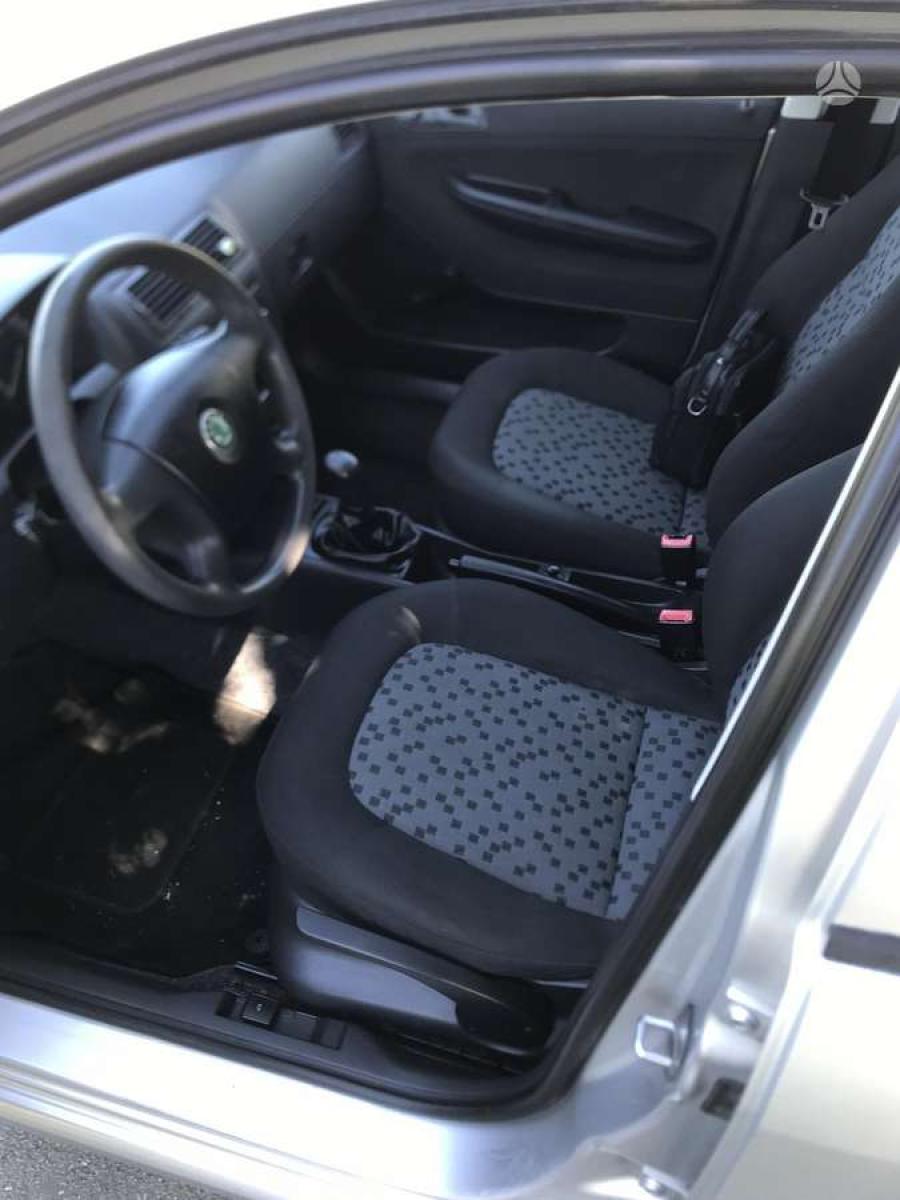 Grey Skoda Fabia 2007 in Alytus, with an engine capacity of 1.42 L and mileage of 273 thousand km for 1499 €, photo 11 on AUTOMOTO.COM.LV