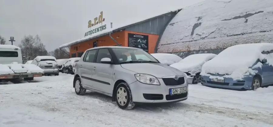 Pelēks Skoda Fabia 2007 Valmiera, ar dzinēja tilpumu 1.20 L un nobraukumu 182 tūkst. km par 1350 €, foto 1 vietnē AUTOMOTO.COM.LV