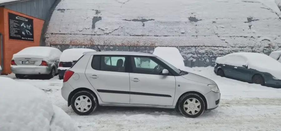 Pelēks Skoda Fabia 2007 Valmiera, ar dzinēja tilpumu 1.20 L un nobraukumu 182 tūkst. km par 1350 €, foto 3 vietnē AUTOMOTO.COM.LV