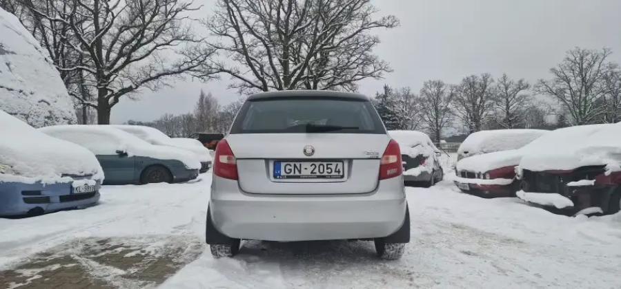 Pelēks Skoda Fabia 2007 Valmiera, ar dzinēja tilpumu 1.20 L un nobraukumu 182 tūkst. km par 1350 €, foto 5 vietnē AUTOMOTO.COM.LV