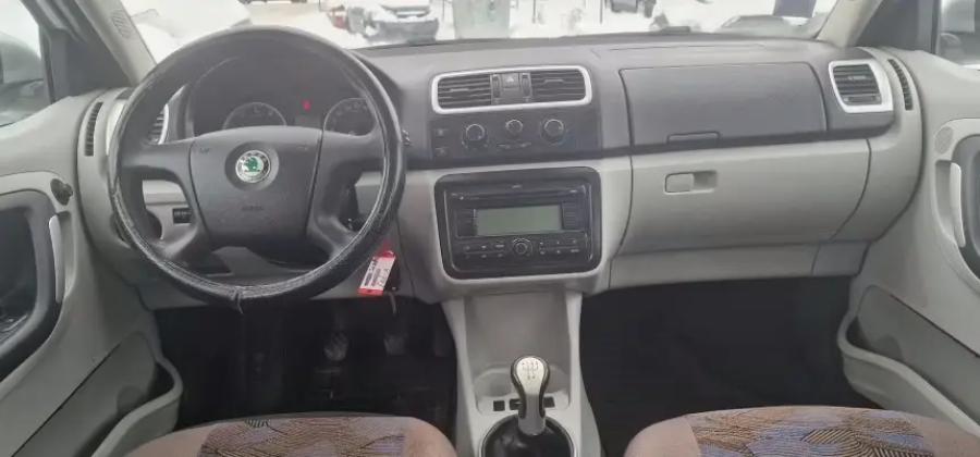 Pelēks Skoda Fabia 2007 Valmiera, ar dzinēja tilpumu 1.20 L un nobraukumu 182 tūkst. km par 1350 €, foto 10 vietnē AUTOMOTO.COM.LV