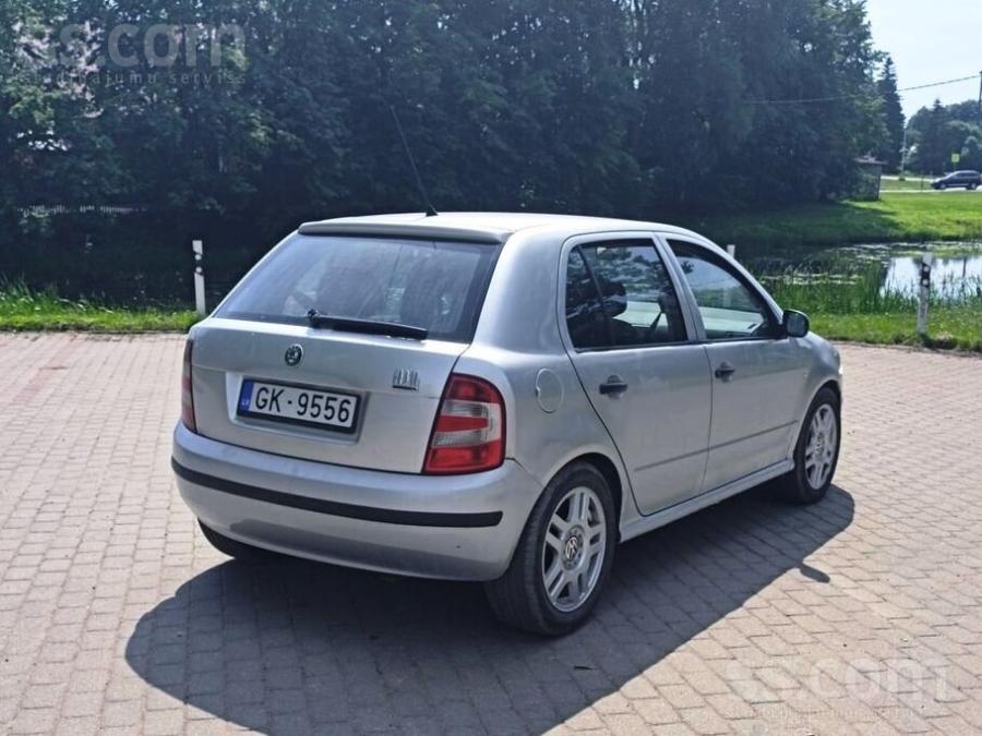 Grey Skoda Fabia 2007 in Tukums, with an engine capacity of 1.20 L and mileage of 375 thousand km for 1050 €, photo 4 on AUTOMOTO.COM.LV