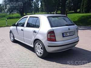 Grey Skoda Fabia 2007 in Tukums, with an engine capacity of 1.20 L and mileage of 375 thousand km for 1050 €, photo 5 on AUTOMOTO.COM.LV