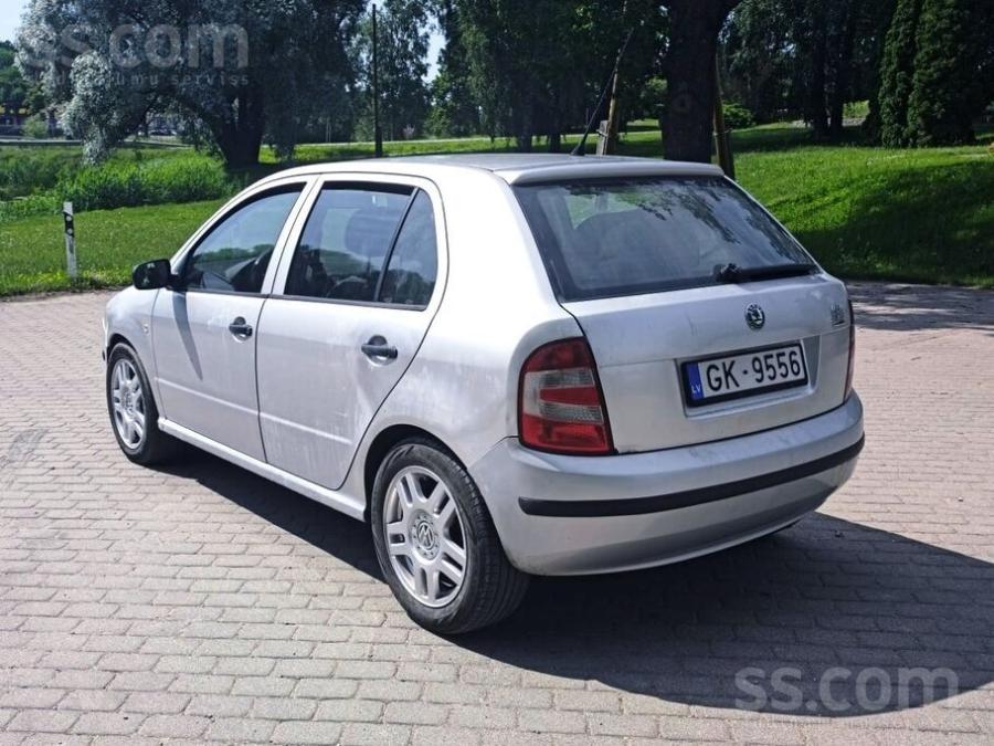 Grey Skoda Fabia 2007 in Tukums, with an engine capacity of 1.20 L and mileage of 375 thousand km for 1050 €, photo 5 on AUTOMOTO.COM.LV
