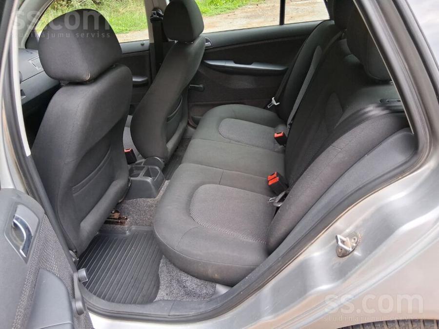 Pelēks Skoda Fabia 2007 Rīga, ar dzinēja tilpumu 1.40 L un nobraukumu 220 tūkst. km par 1800 €, foto 9 vietnē AUTOMOTO.COM.LV