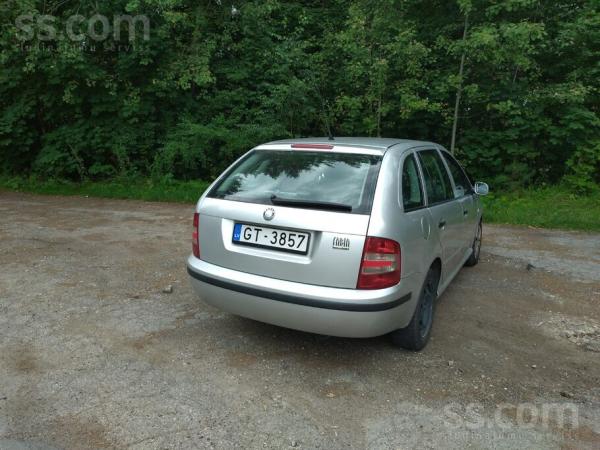 Pelēks Skoda Fabia 2007 Rīga, ar dzinēja tilpumu 1.40 L un nobraukumu 220 tūkst. km par 1600 €, foto 3 vietnē AUTOMOTO.COM.LV