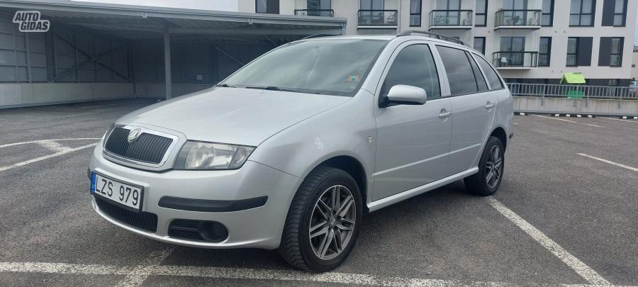 Pelēks Skoda Fabia 2007 Viļņa, ar dzinēja tilpumu 1.40 L un nobraukumu 240 tūkst. km par 1650 €, foto 3 vietnē AUTOMOTO.COM.LV