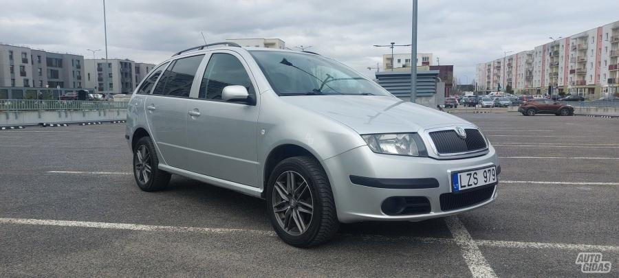 Pelēks Skoda Fabia 2007 Viļņa, ar dzinēja tilpumu 1.40 L un nobraukumu 240 tūkst. km par 1650 €, foto 4 vietnē AUTOMOTO.COM.LV