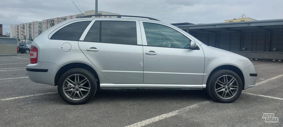 Pelēks Skoda Fabia 2007 Viļņa, ar dzinēja tilpumu 1.40 L un nobraukumu 240 tūkst. km par 1650 €, foto 5 vietnē AUTOMOTO.COM.LV