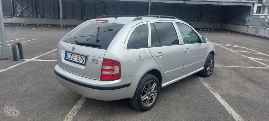 Pelēks Skoda Fabia 2007 Viļņa, ar dzinēja tilpumu 1.40 L un nobraukumu 240 tūkst. km par 1650 €, foto 6 vietnē AUTOMOTO.COM.LV