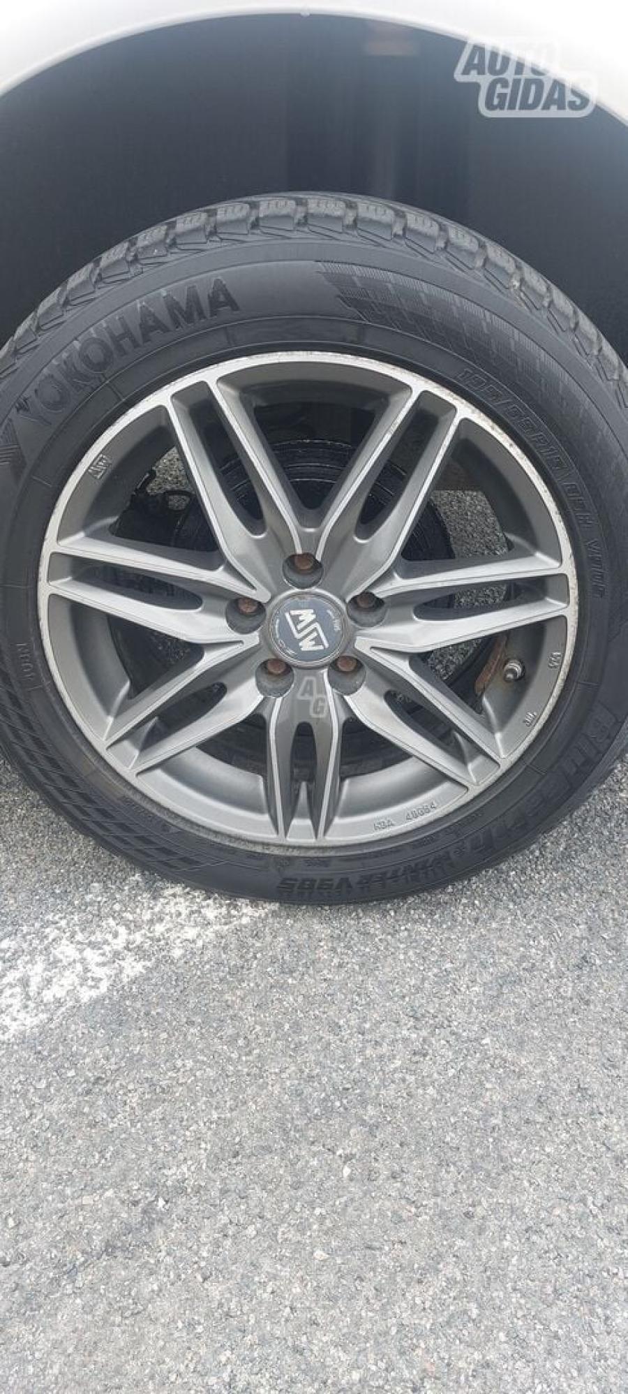 Pelēks Skoda Fabia 2007 Viļņa, ar dzinēja tilpumu 1.40 L un nobraukumu 240 tūkst. km par 1650 €, foto 10 vietnē AUTOMOTO.COM.LV
