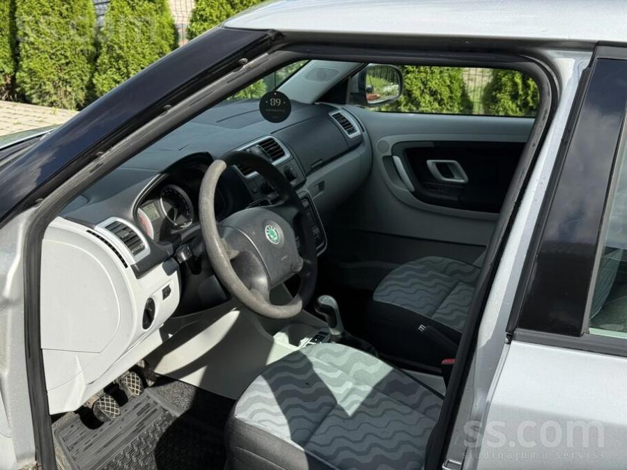 Grey Skoda Fabia 2007 in Ogre, with an engine capacity of 1.40 L and mileage of 227 thousand km for 2000 €, photo 7 on AUTOMOTO.COM.LV