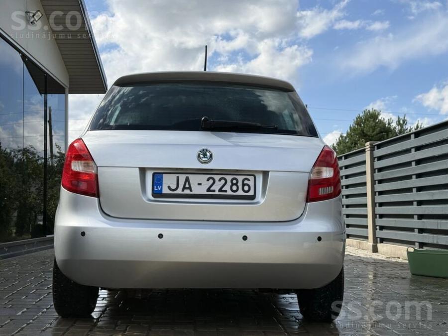 Grey Skoda Fabia 2007 in Ogre, with an engine capacity of 1.40 L and mileage of 227 thousand km for 2000 €, photo 8 on AUTOMOTO.COM.LV