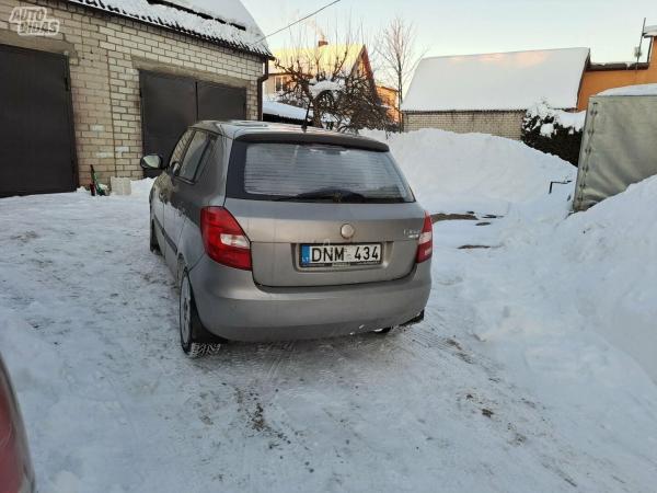 Grey Skoda Fabia 2008 in Telschi, with an engine capacity of 1.40 L and mileage of 302 thousand km for 1199 €, photo 4 on AUTOMOTO.COM.LV